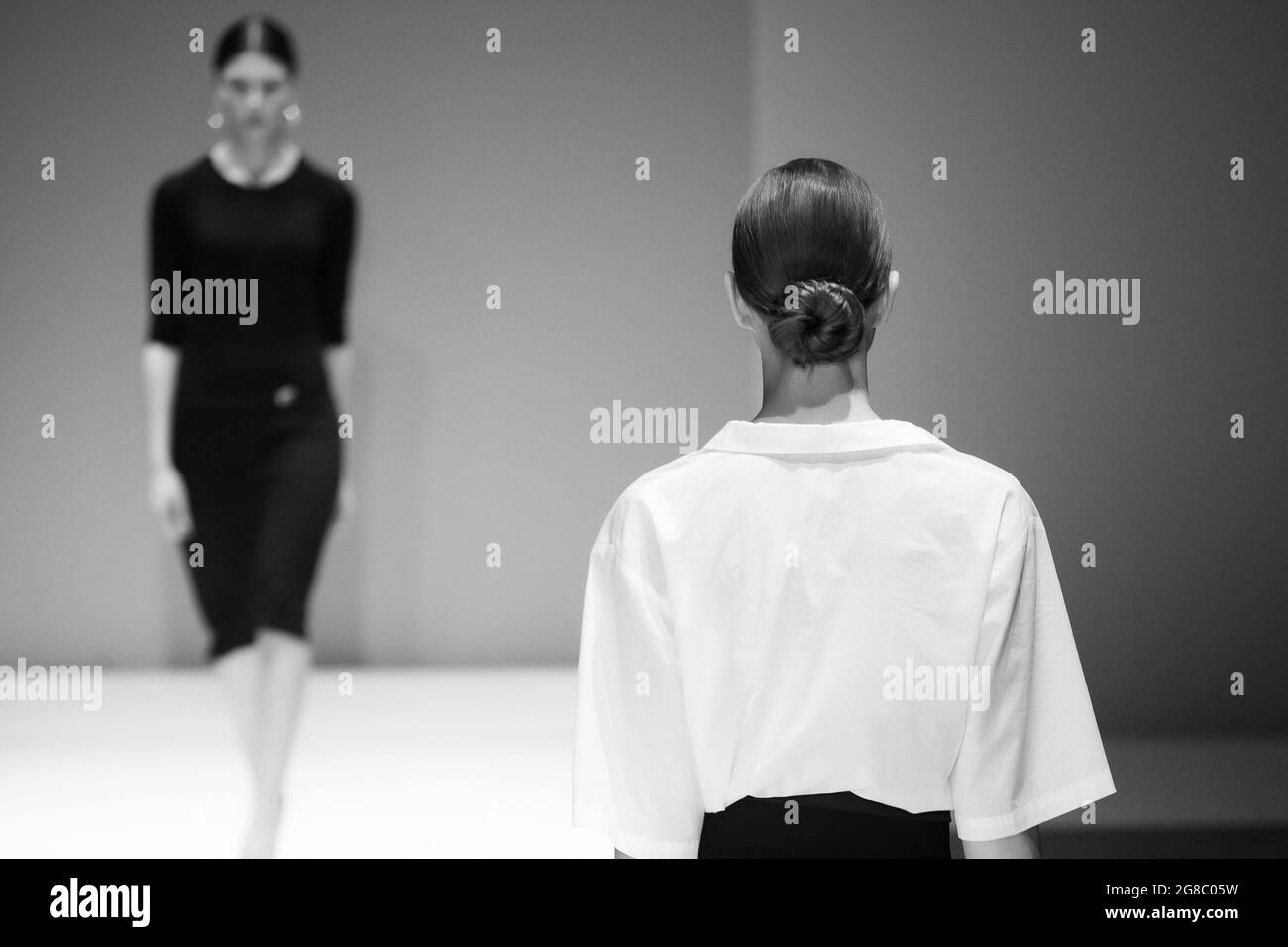 Fashion show, a catwalk event, runway show, model walking a catwalk ...