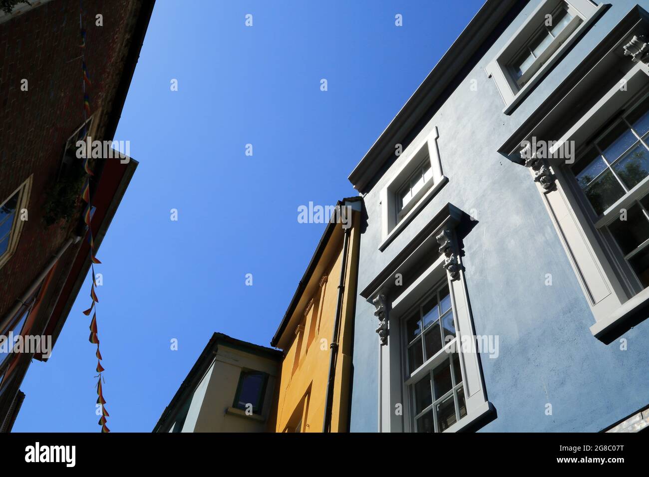 Colourful painted houses in seaside hi-res stock photography and images ...