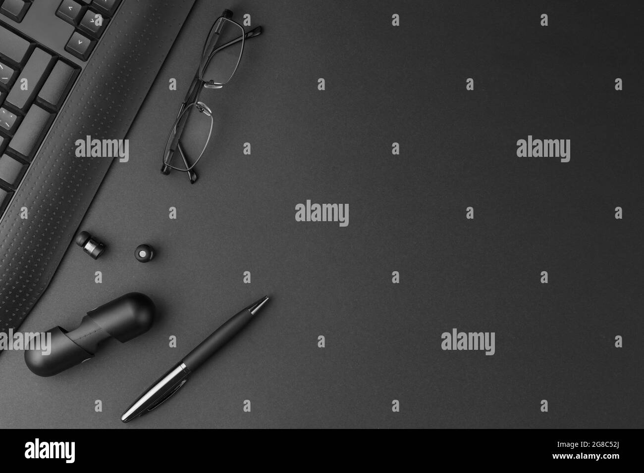 Minimal desk accessories Black and White Stock Photos & Images - Alamy