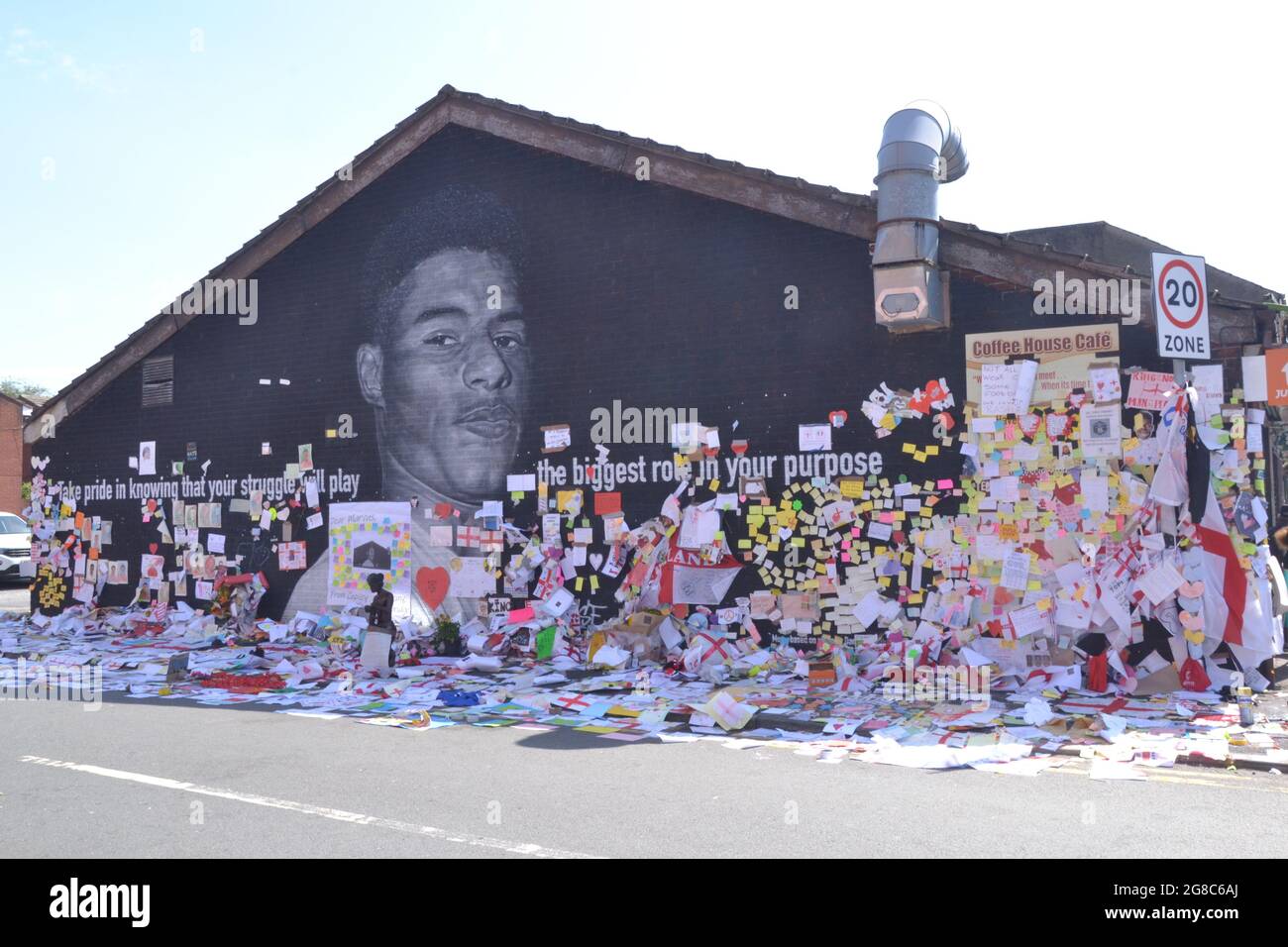 Football street art rashford hi-res stock photography and images - Alamy