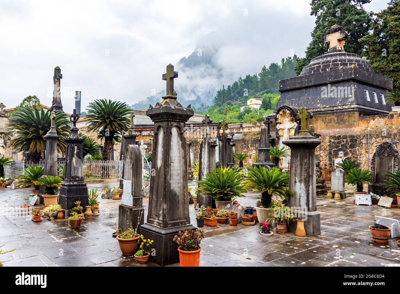 Photo of a cemetery in Mallorca, Spain Stock Photo - Alamy