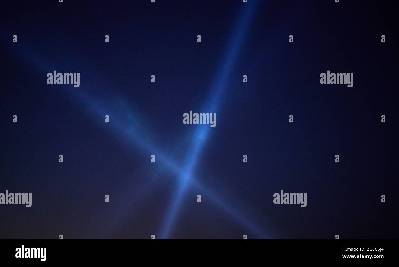 Vibrant laser beam hi-res stock photography and images - Alamy