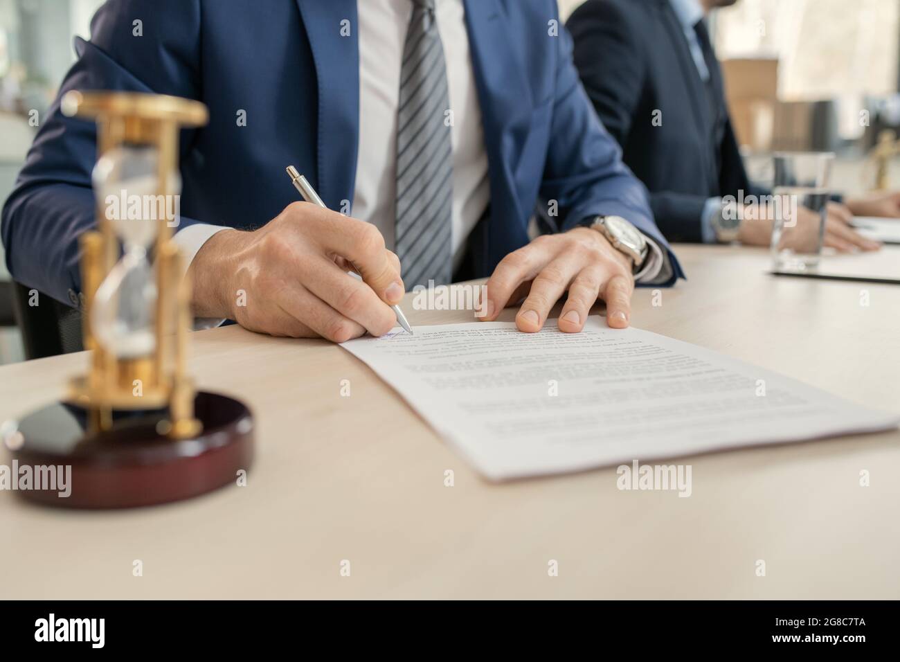 Signing table hi-res stock photography and images - Alamy