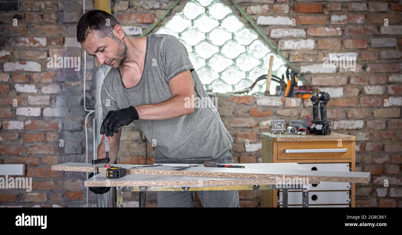 Using clamping tool hi-res stock photography and images - Alamy