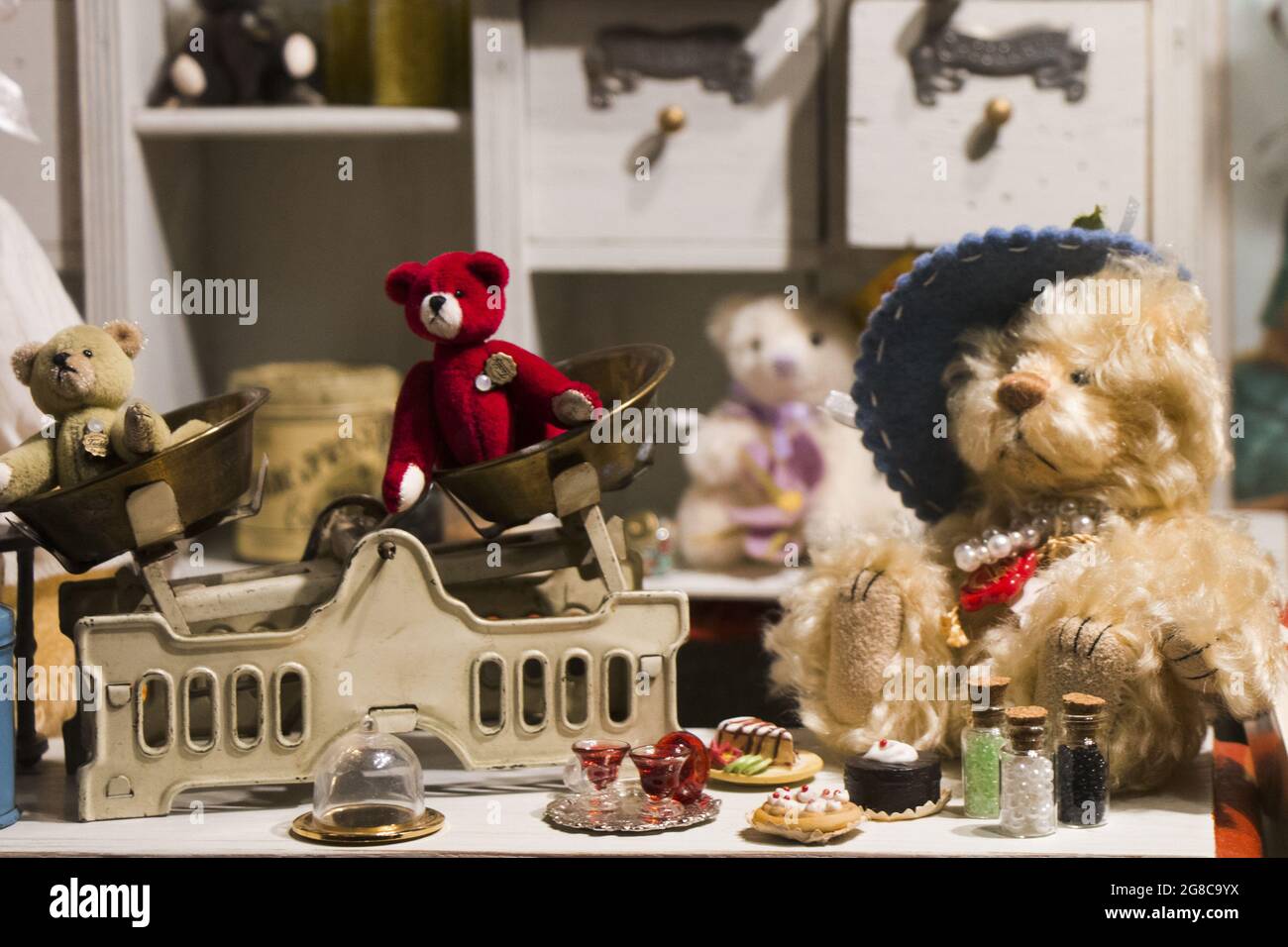 Toy store with different stuffed bears Stock Photo - Alamy