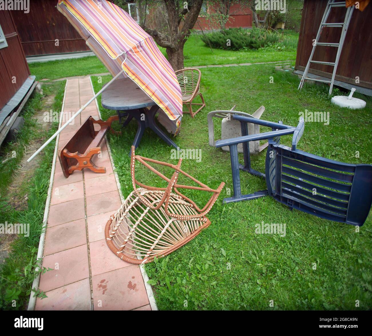 Table outdoor messy hi-res stock photography and images - Alamy