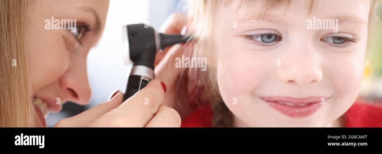 Kid ear infection hi-res stock photography and images - Alamy