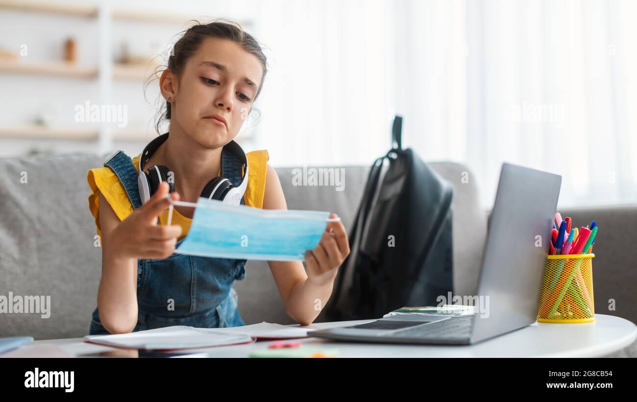 Computer sad face hi-res stock photography and images - Alamy
