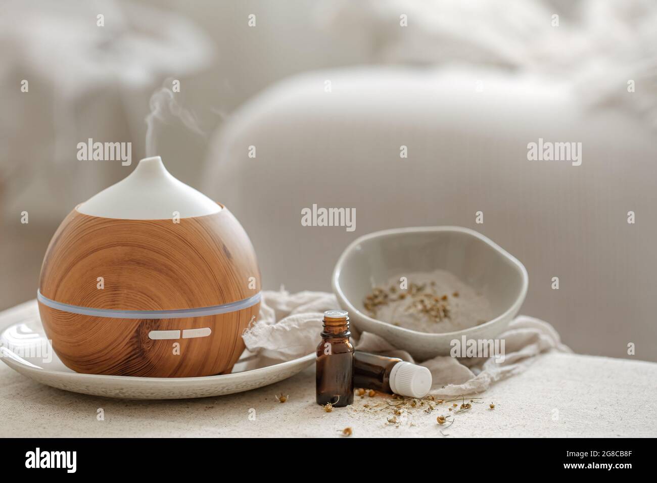 Aromatherapy diffusing hi-res stock photography and images - Alamy