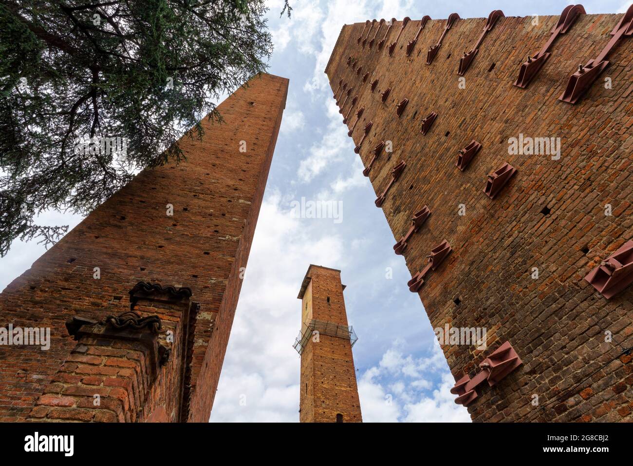 Medieval towers pavia italy hi-res stock photography and images - Alamy