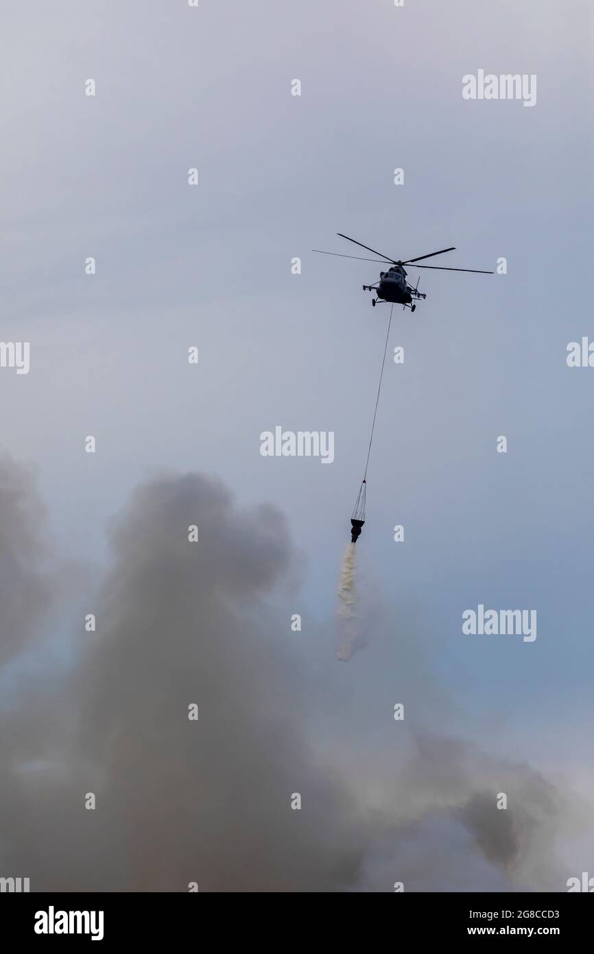 Smoke swirling aircraft hi-res stock photography and images - Alamy