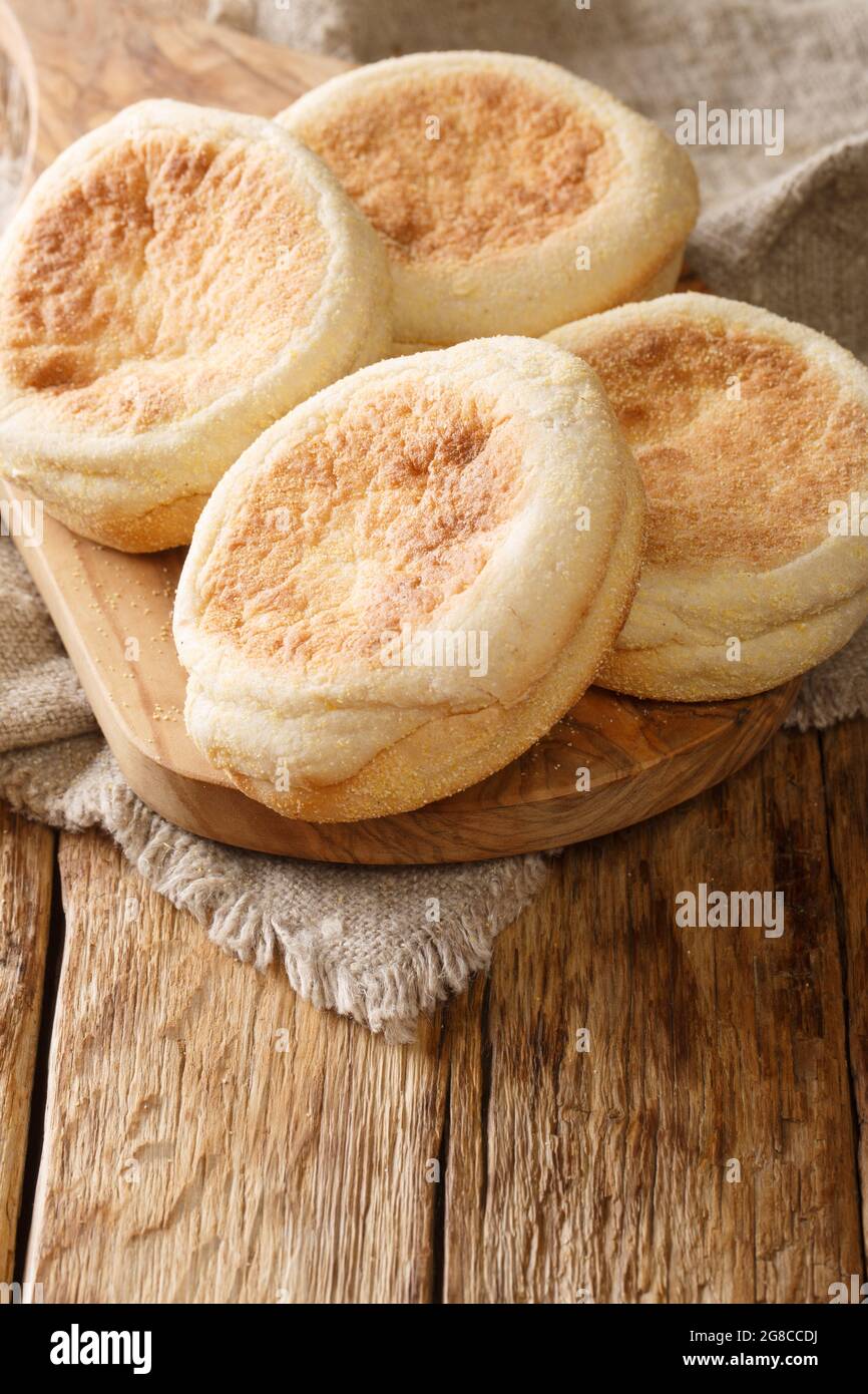 English muffins hi-res stock photography and images - Alamy