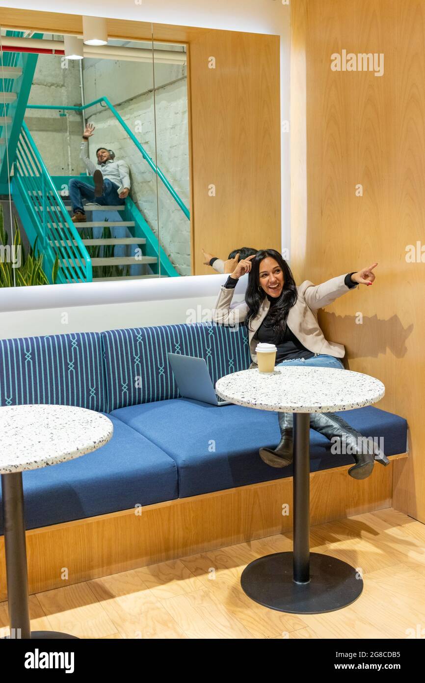 Two people sharing team hi-res stock photography and images - Alamy