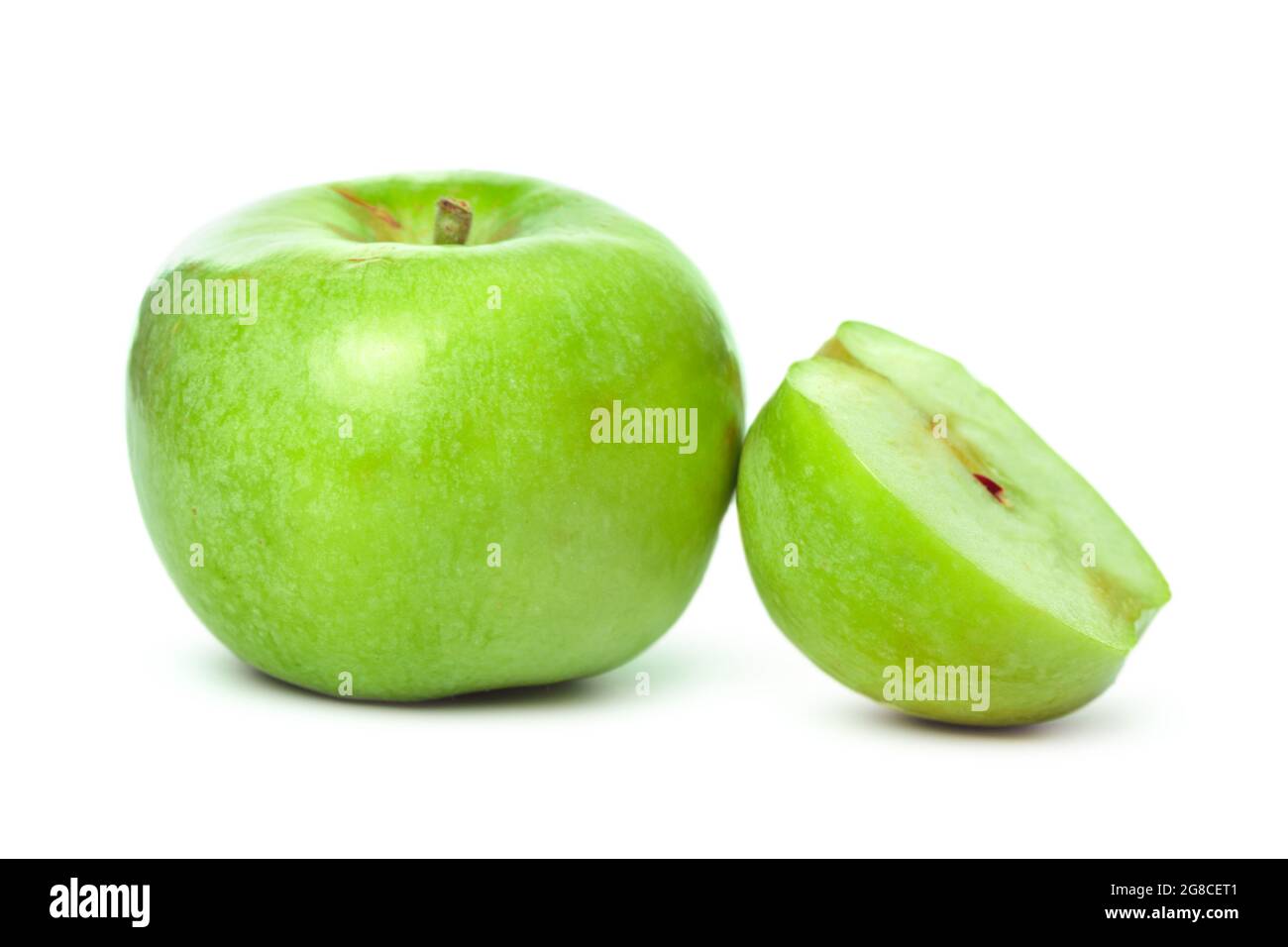 Ripe green apple isolated on a white background Stock Photo - Alamy