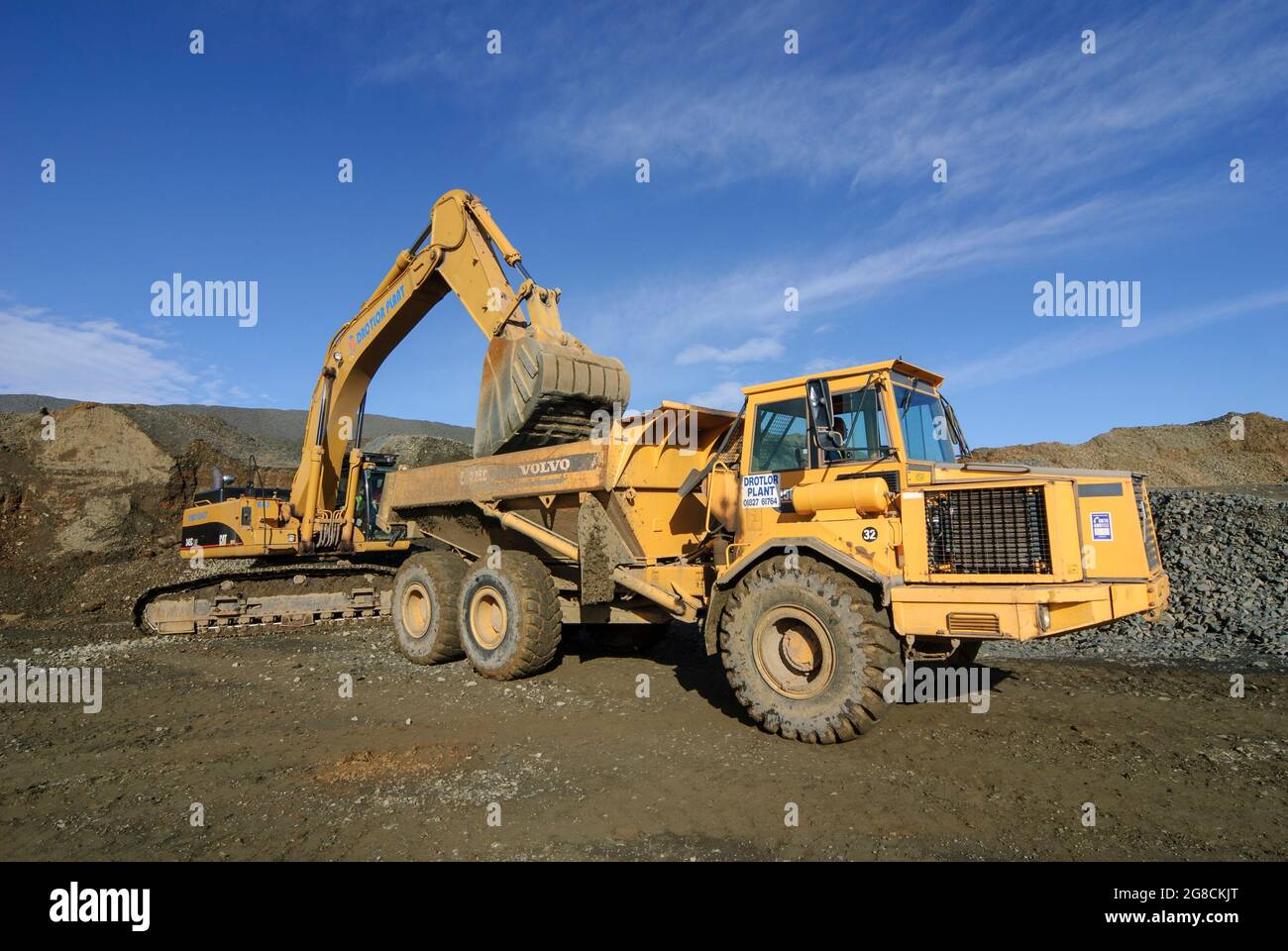 Articulated dump truck hi-res stock photography and images - Alamy