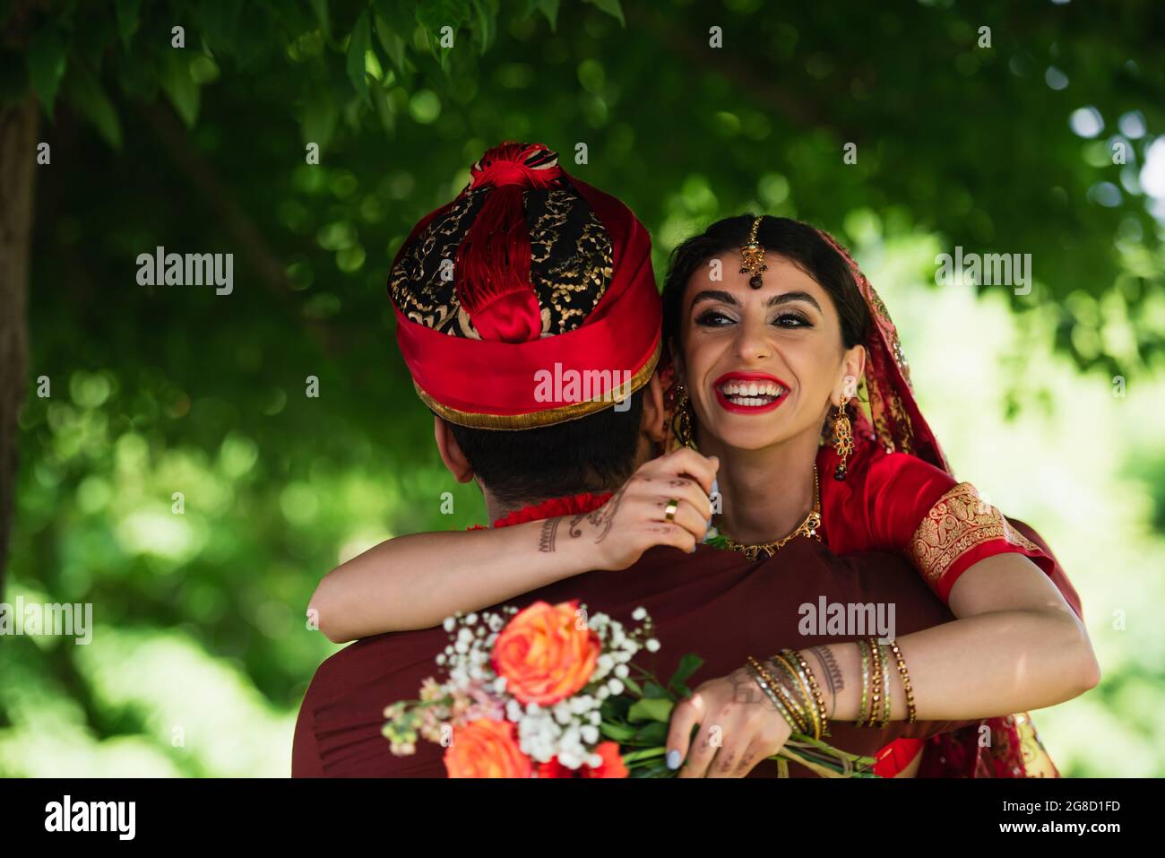 Back view indian bride hi-res stock photography and images - Alamy