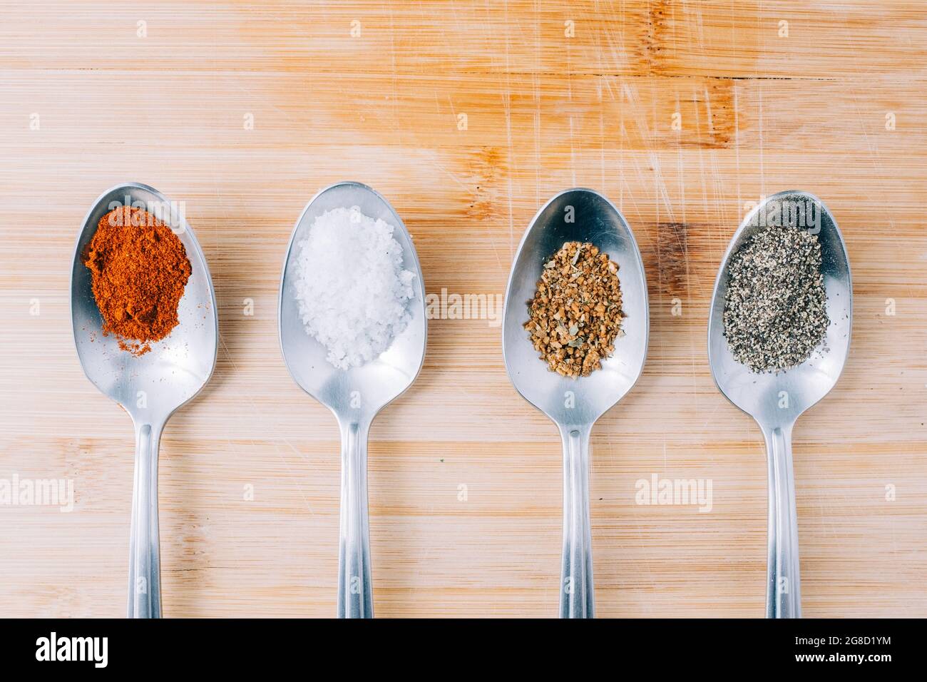 Aromatic spices on spoons hi-res stock photography and images - Alamy