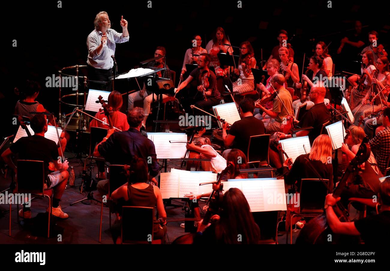 150th anniversary royal albert hall hi-res stock photography and images ...