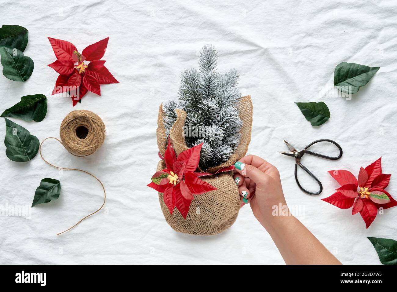 Burlap cord hi-res stock photography and images - Alamy