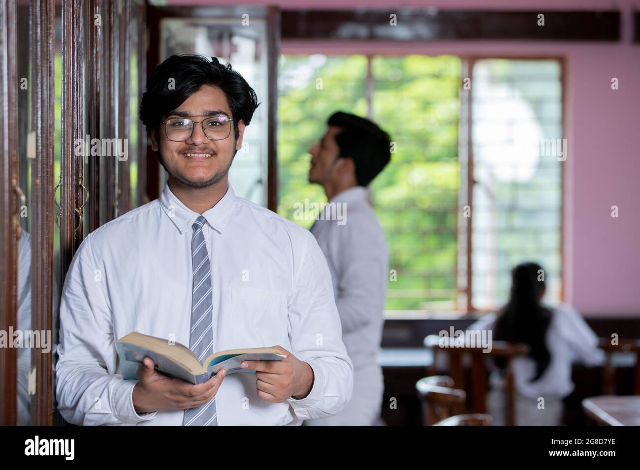 Indian college students studying hi-res stock photography and images ...