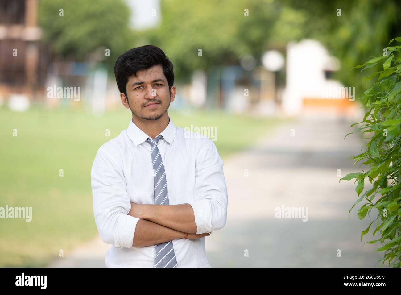 Male front facing portrait hi-res stock photography and images - Alamy