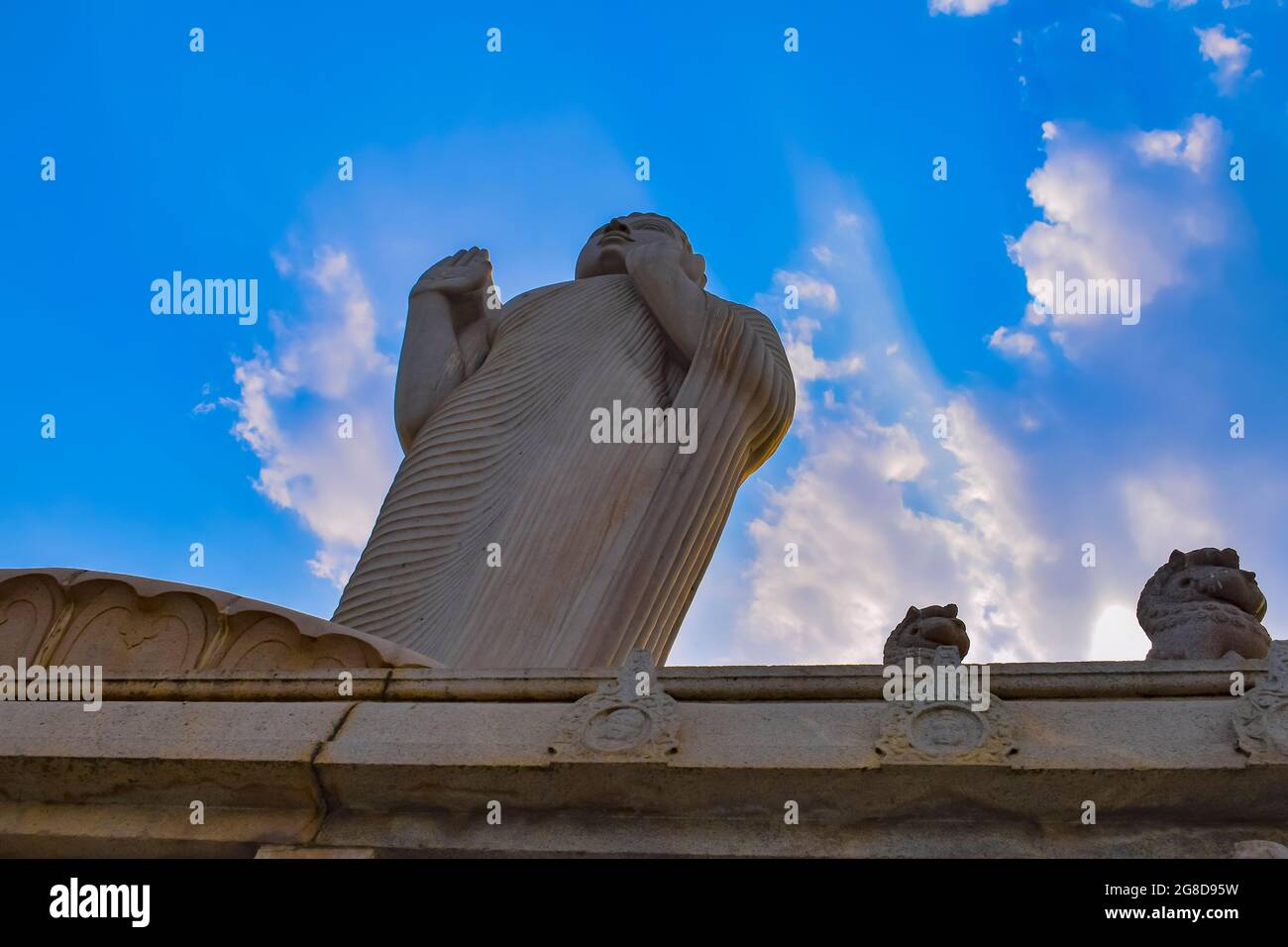 Bottom touching hi-res stock photography and images - Alamy