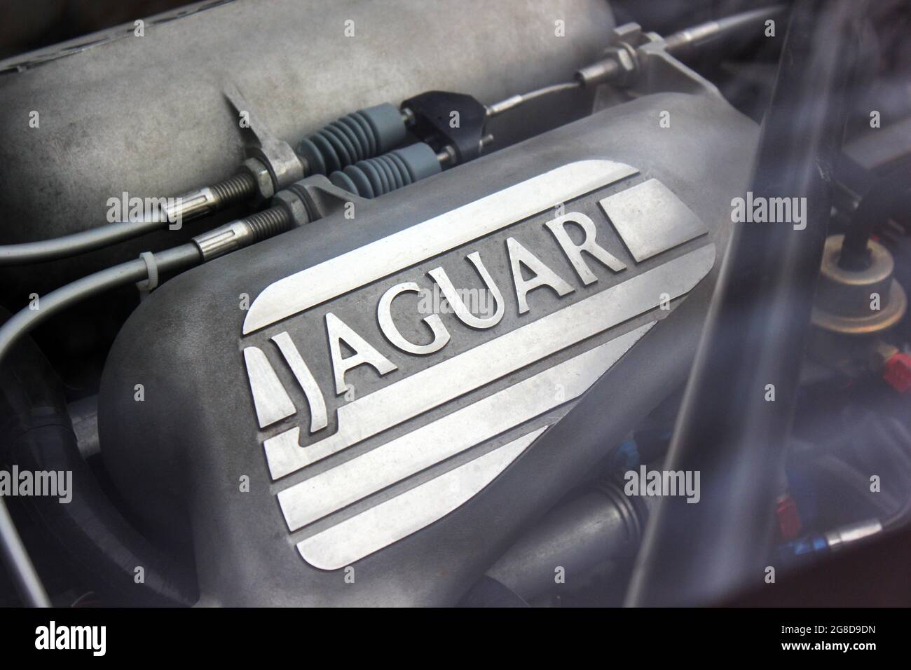 Old jaguar xj220 hi-res stock photography and images - Alamy