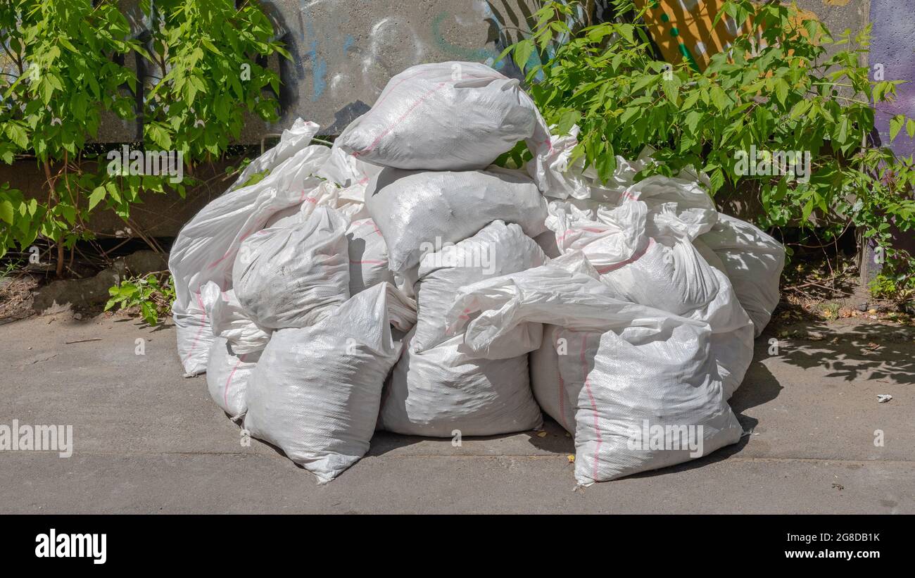Construction debris bags hi-res stock photography and images - Alamy