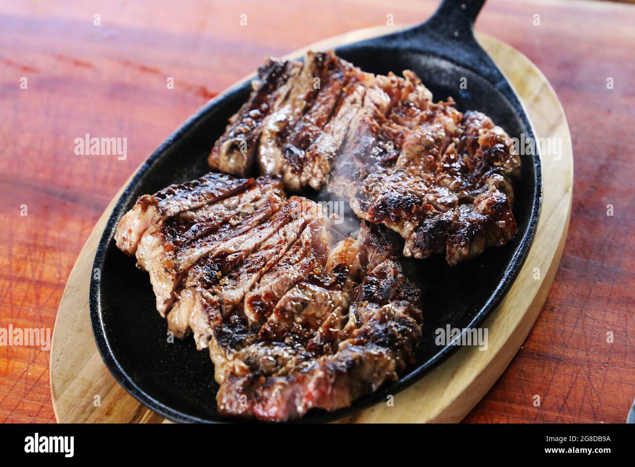 Bone in rib eye hi-res stock photography and images - Alamy