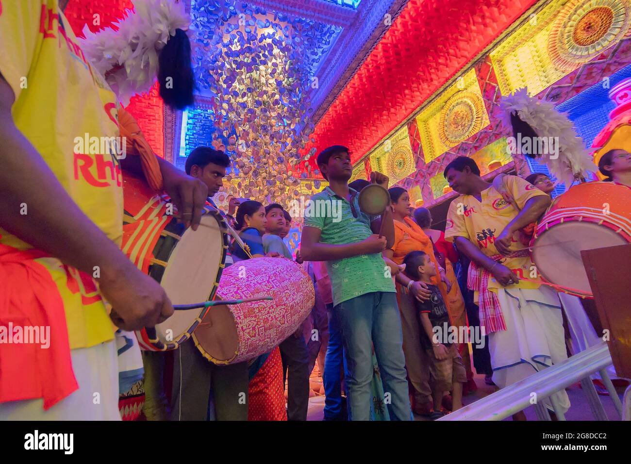 Dhaaki with dhaak hi-res stock photography and images - Alamy