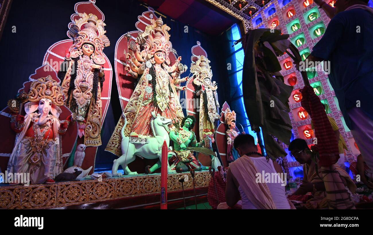 Howrah, West Bengal, India - 5th October 2019 : Hindu Bengali purohits ...