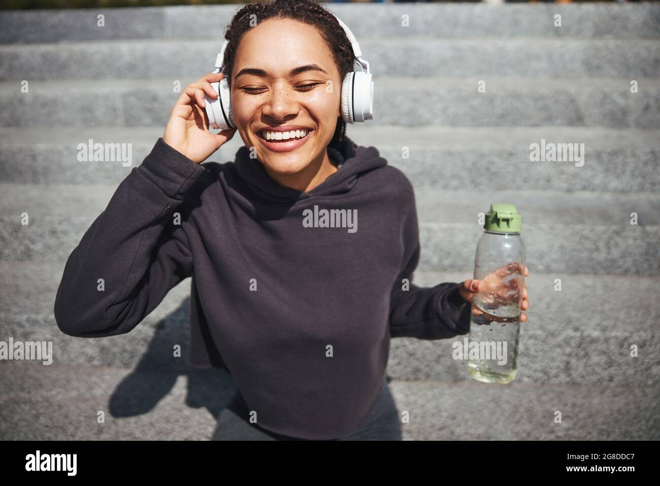 Grooving hi-res stock photography and images - Alamy