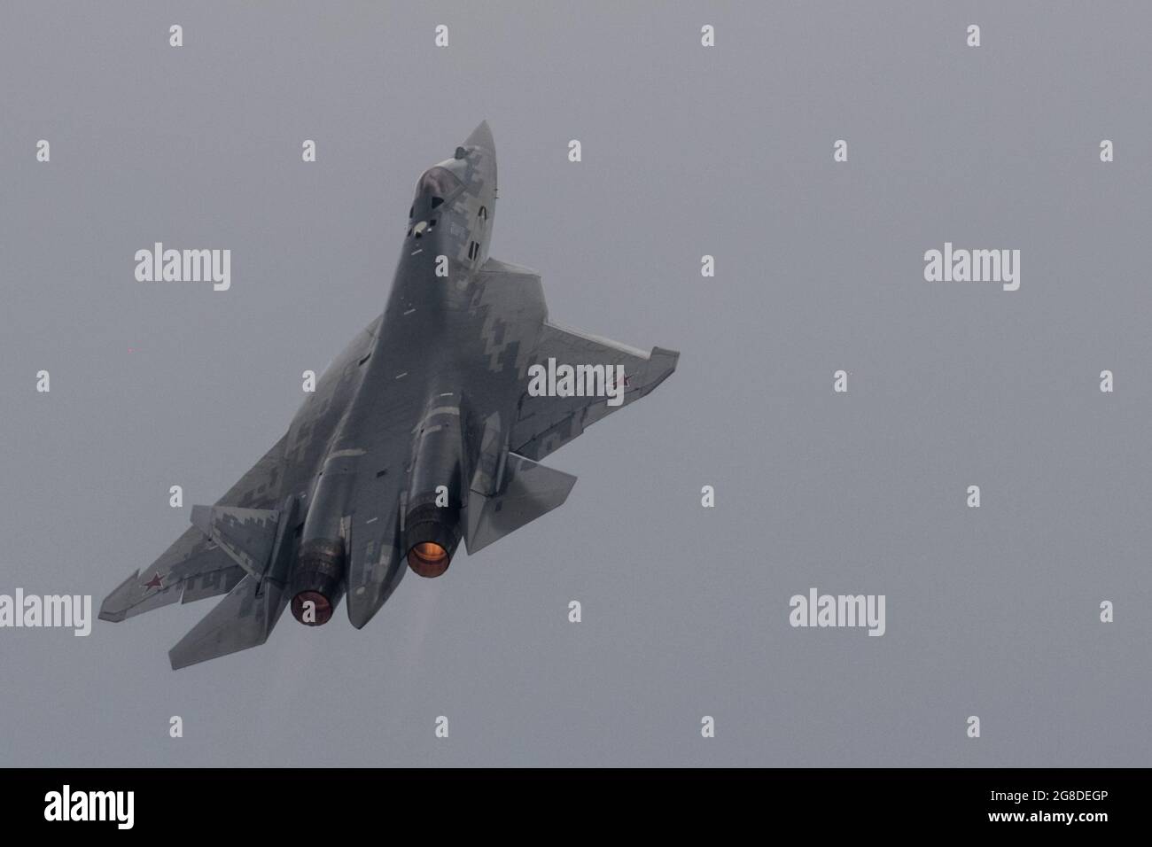 Sukhoi su 57 hi-res stock photography and images - Alamy