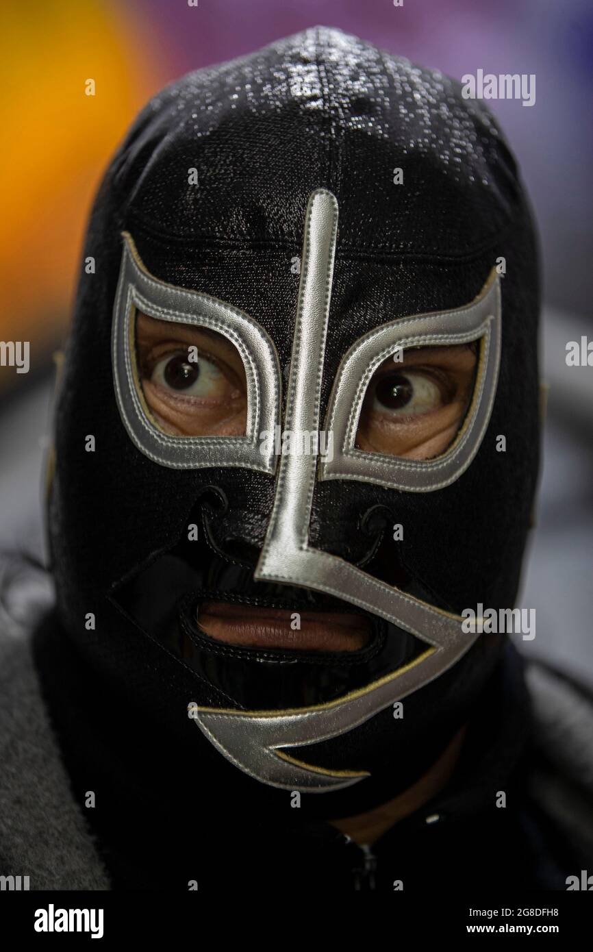 Non Exclusive: MEXICO CITY, MEXICO - JULY 17: Wrestling legend 'El Rayo ...