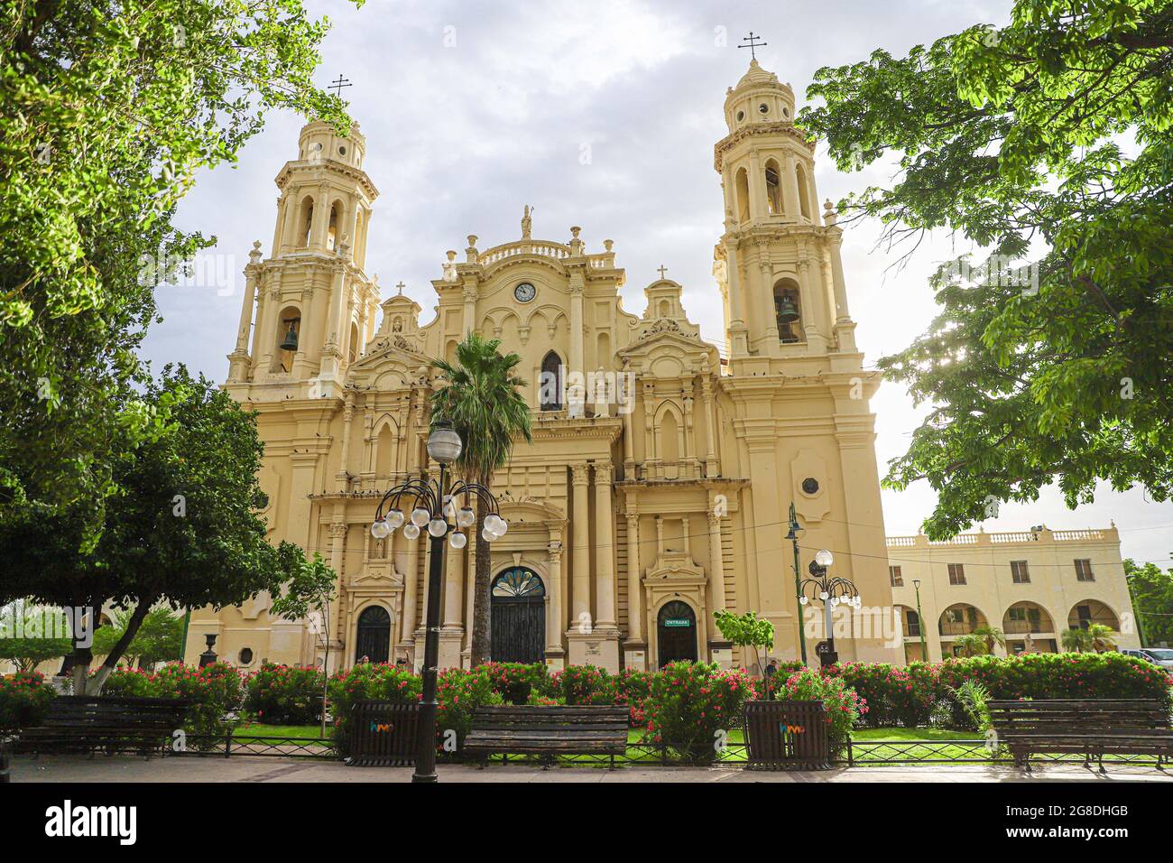 Metropolitan Cathedral of Hermosillo, a majestic construction that ...