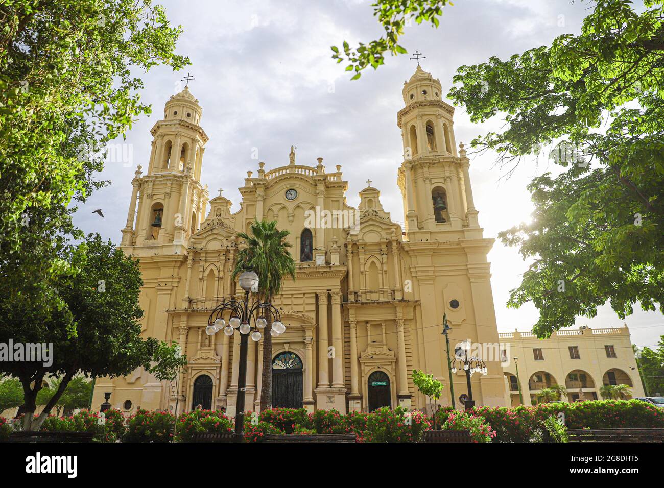 Metropolitan Cathedral of Hermosillo, a majestic construction that ...