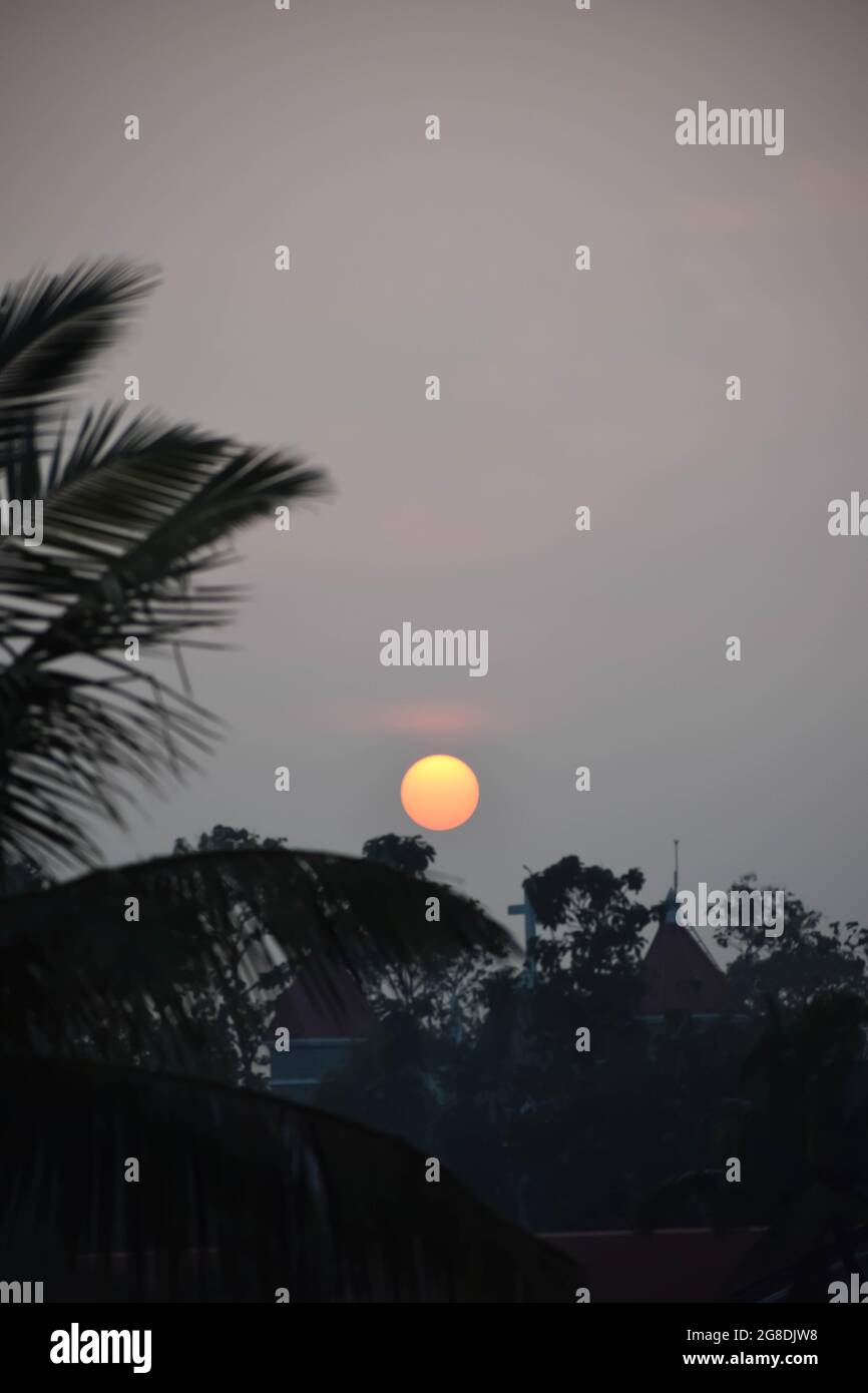 Sunrise, sun at the time of sunrise Stock Photo - Alamy