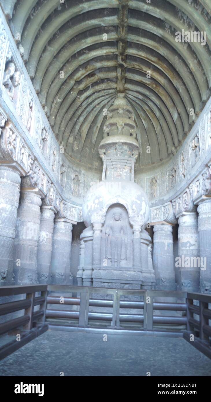 Ajintha caves hi-res stock photography and images - Alamy