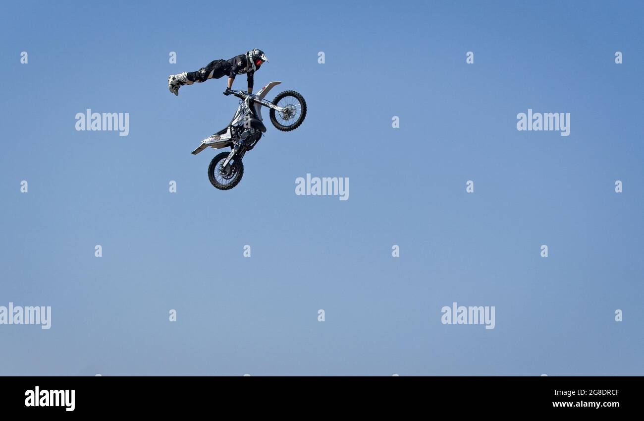Freestyle motocross stunt hi-res stock photography and images - Alamy