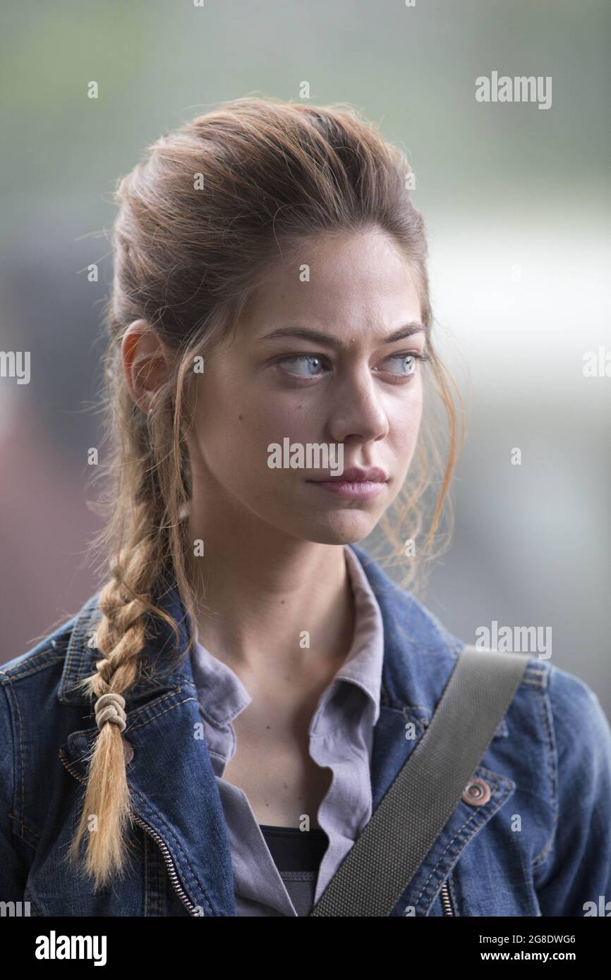 Analeigh Tipton Wallpaper