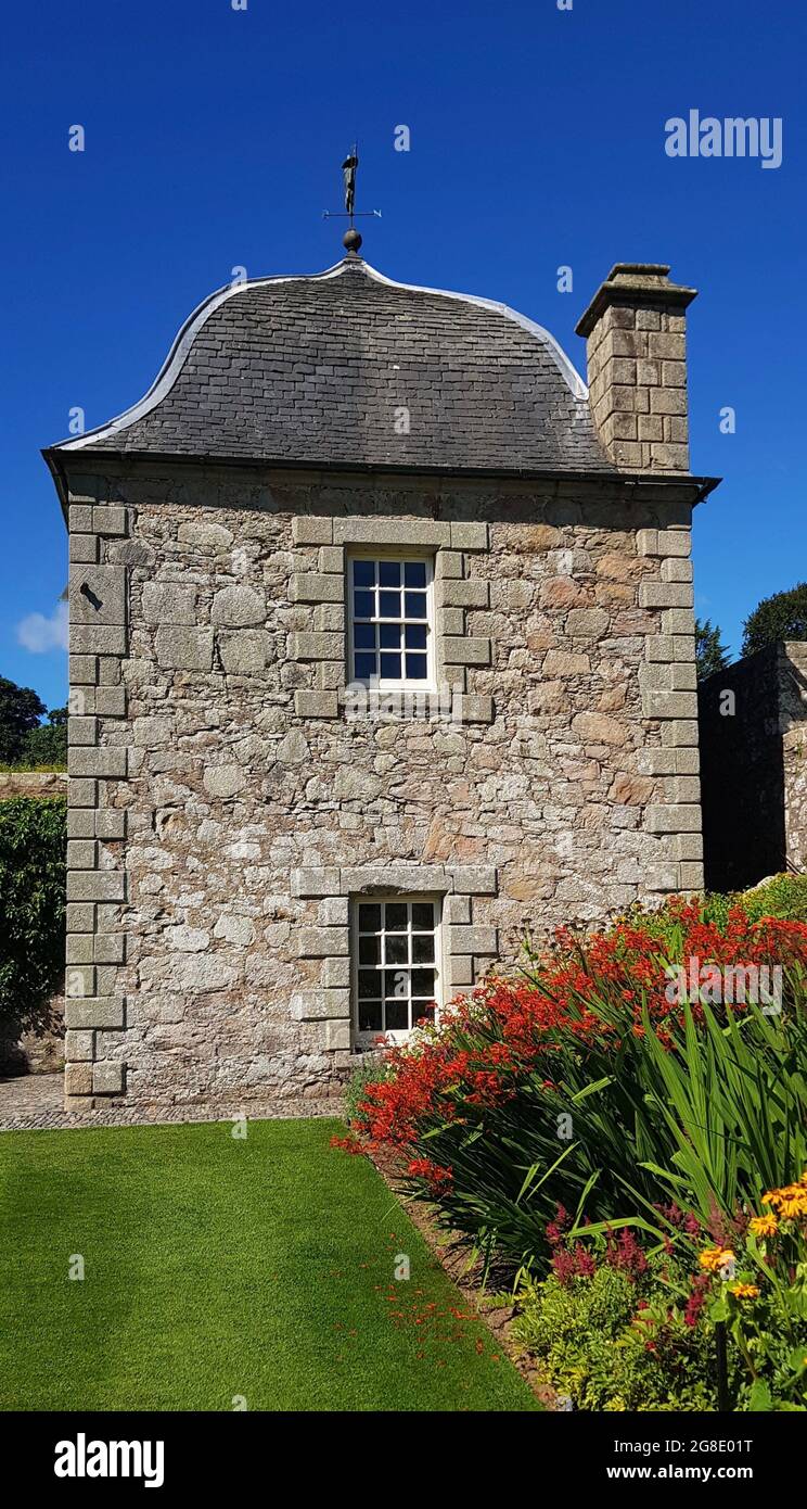 Stones pavilion with windows Stock Photo - Alamy