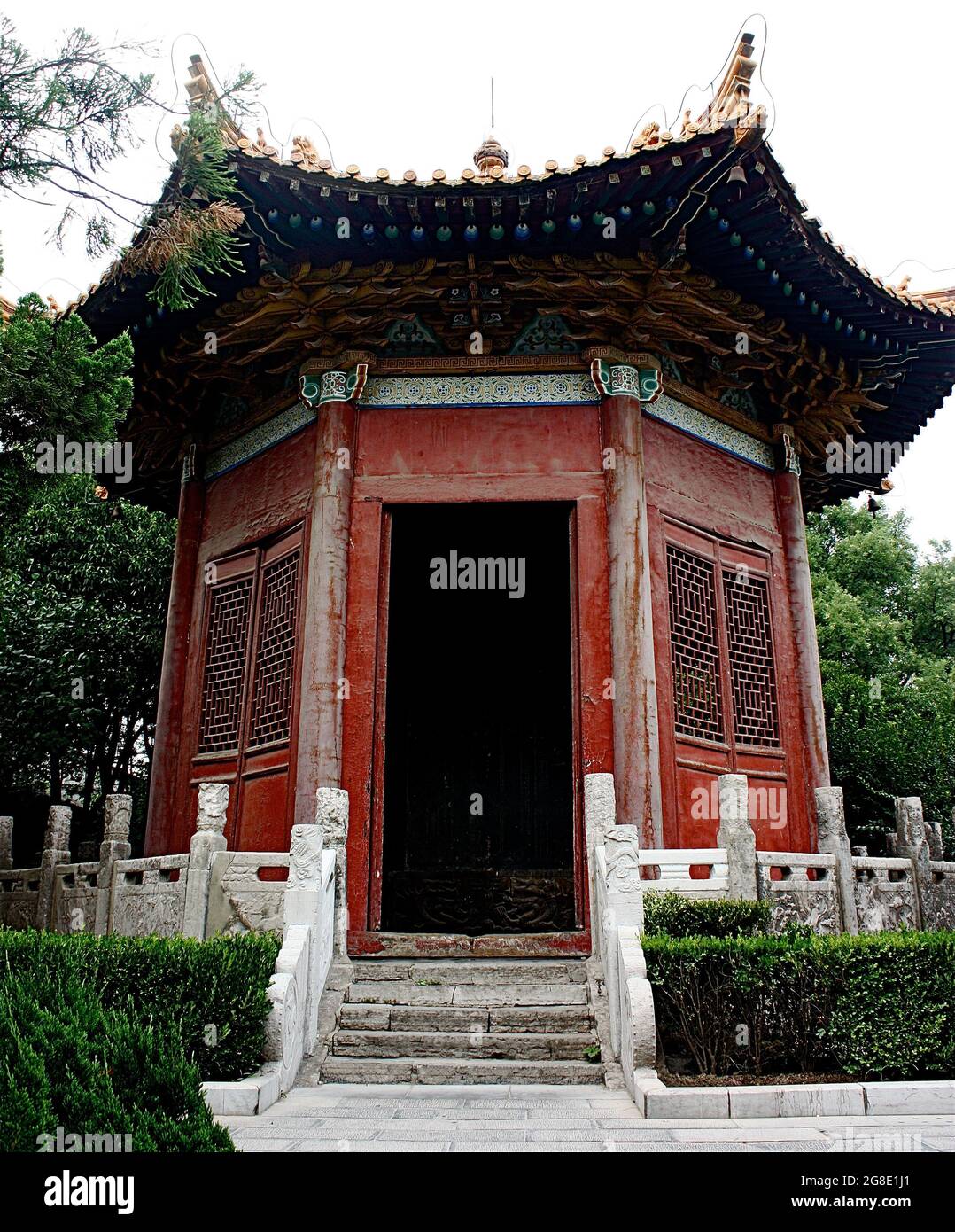 Beautiful architectural design of a traditional building in XI'an ...