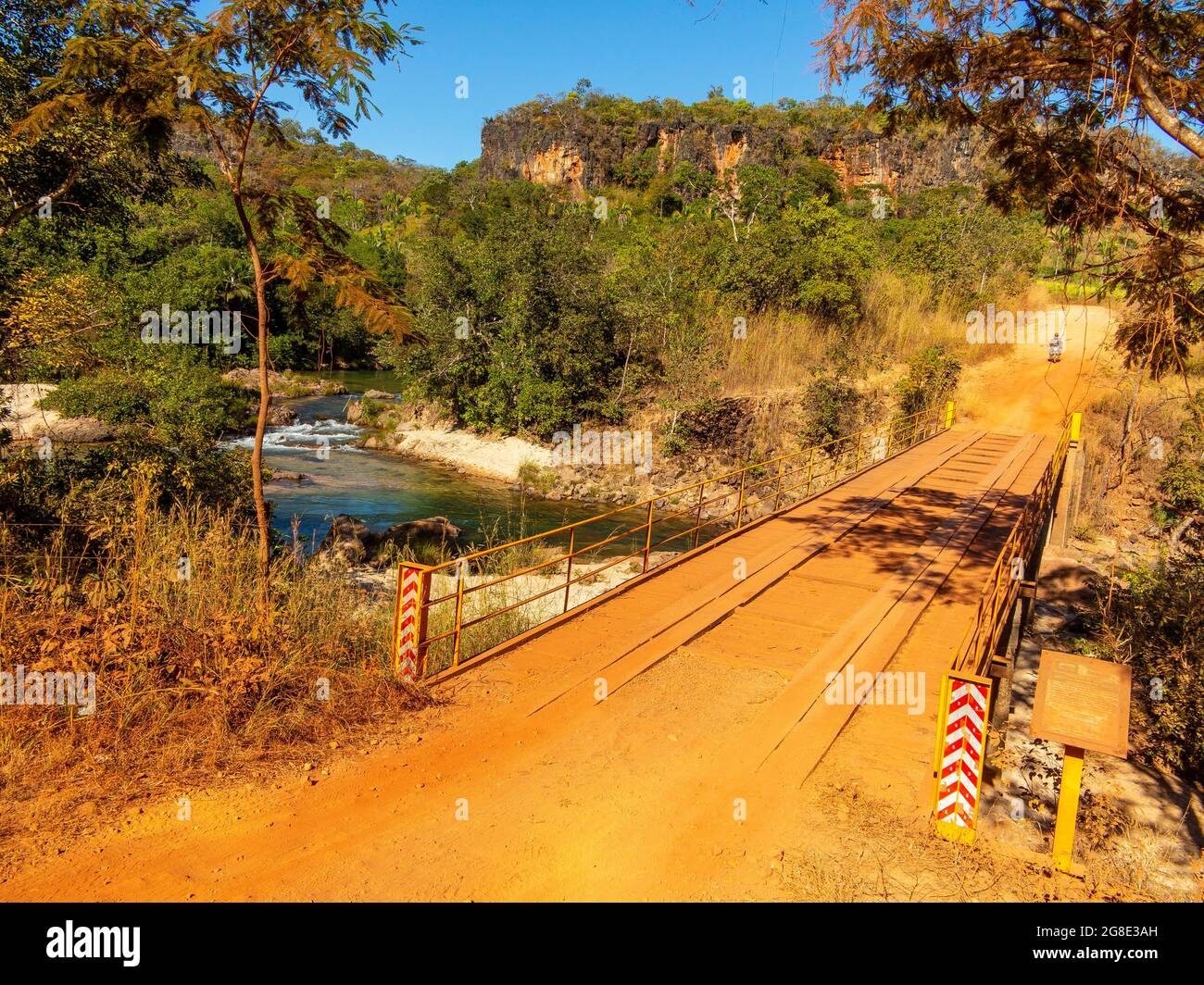 Bridge over the beautiful Palma river near Balneário Douradas, Serras ...