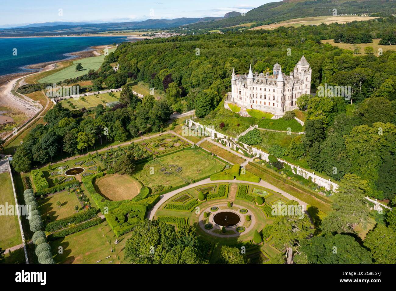 Dunrobin castle aerial hi-res stock photography and images - Alamy