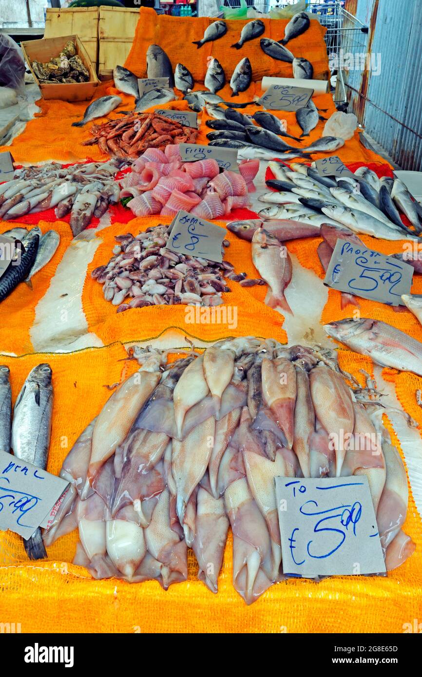 Seafood depiction hi-res stock photography and images - Alamy