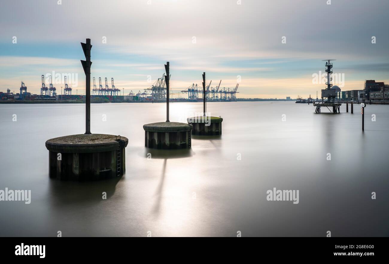 Concrete bollards hi-res stock photography and images - Alamy
