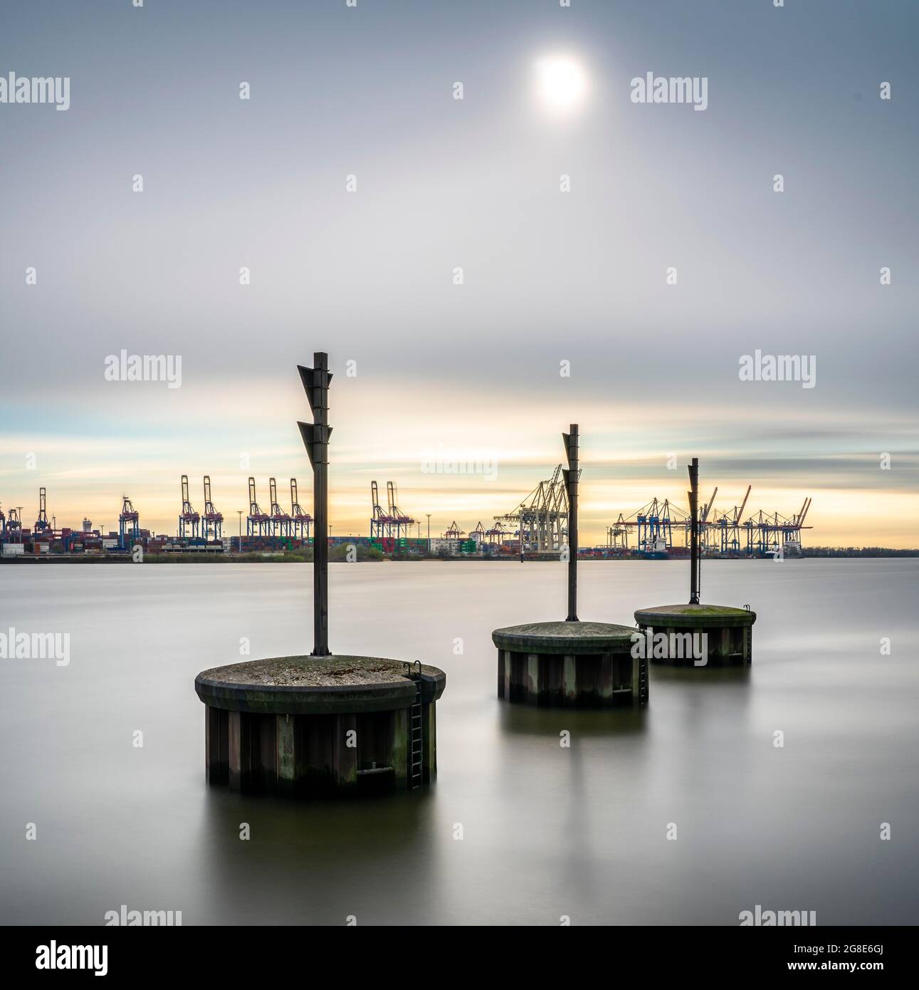 Concrete bollards hi-res stock photography and images - Alamy