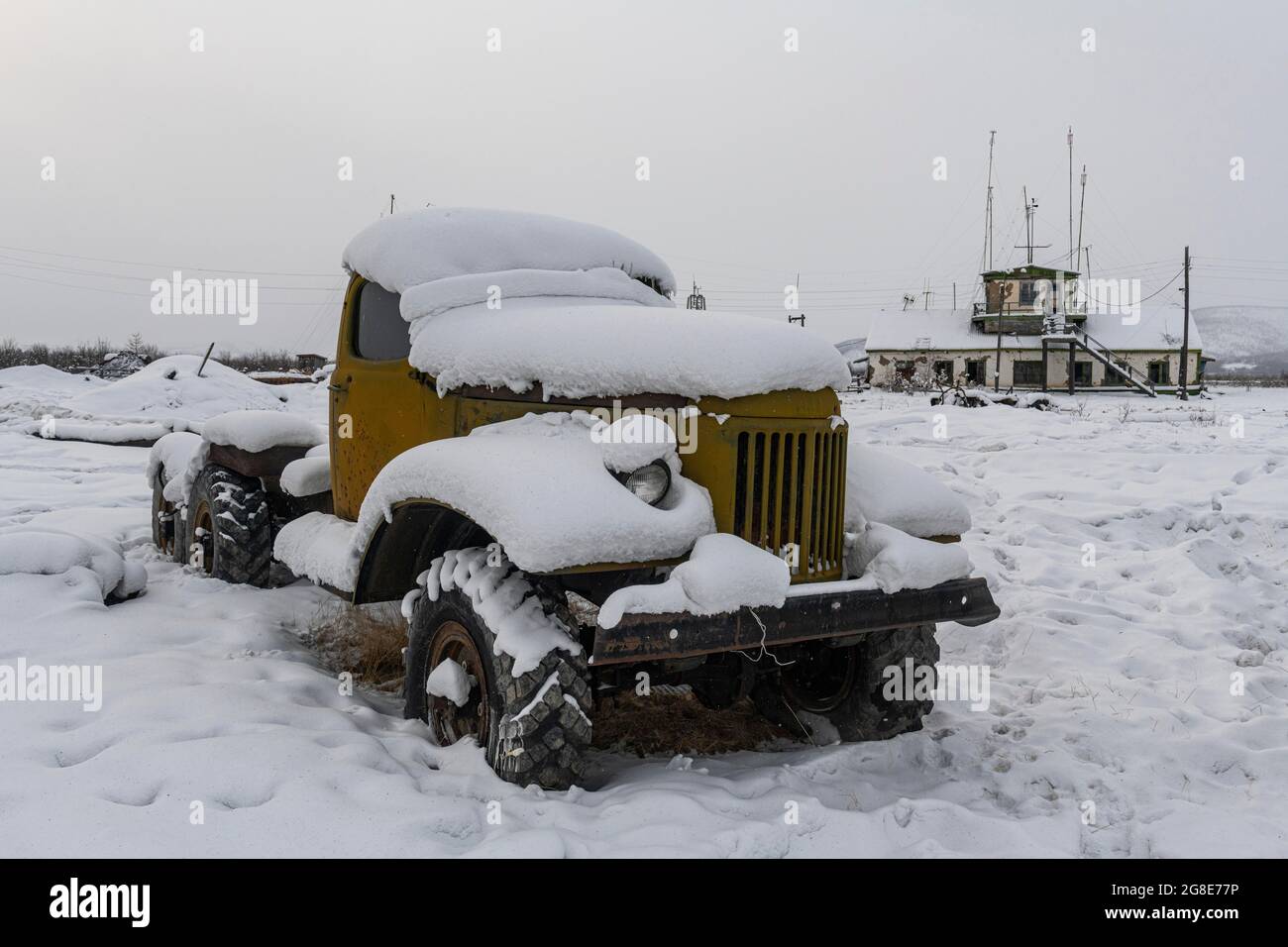 Abandoned truck in Tomtor one of the cold spots on earth, Road of Bones ...