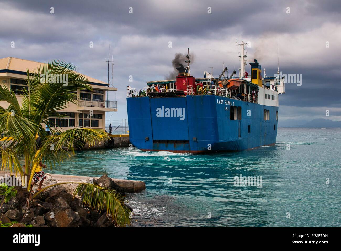 Woman samoa hi-res stock photography and images - Alamy