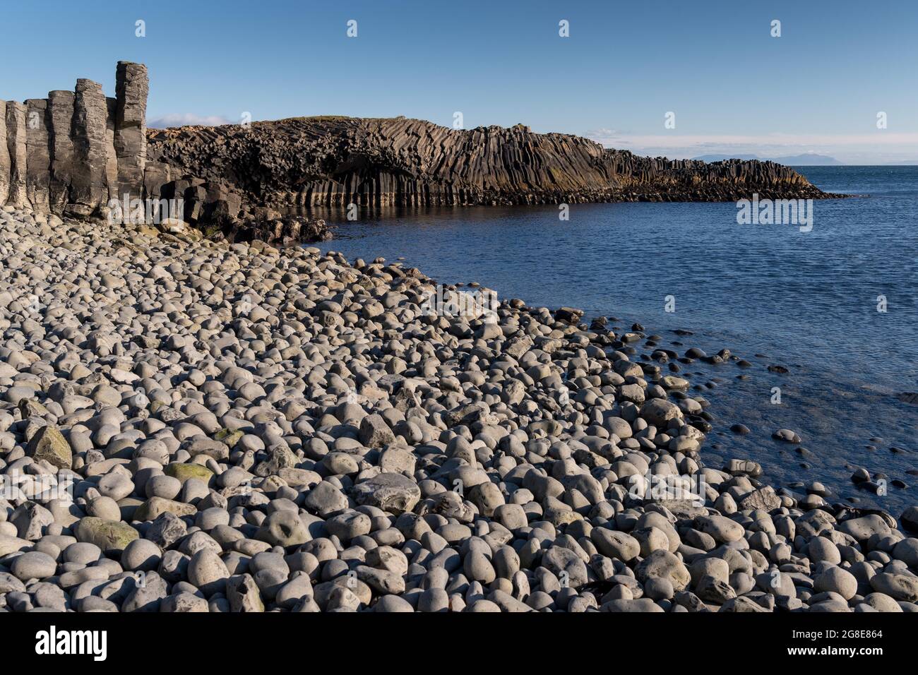 Basalt rock cliff hi-res stock photography and images - Alamy